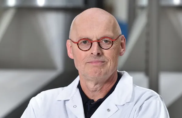 Van Hoof versterkt V-Team Verhoeven