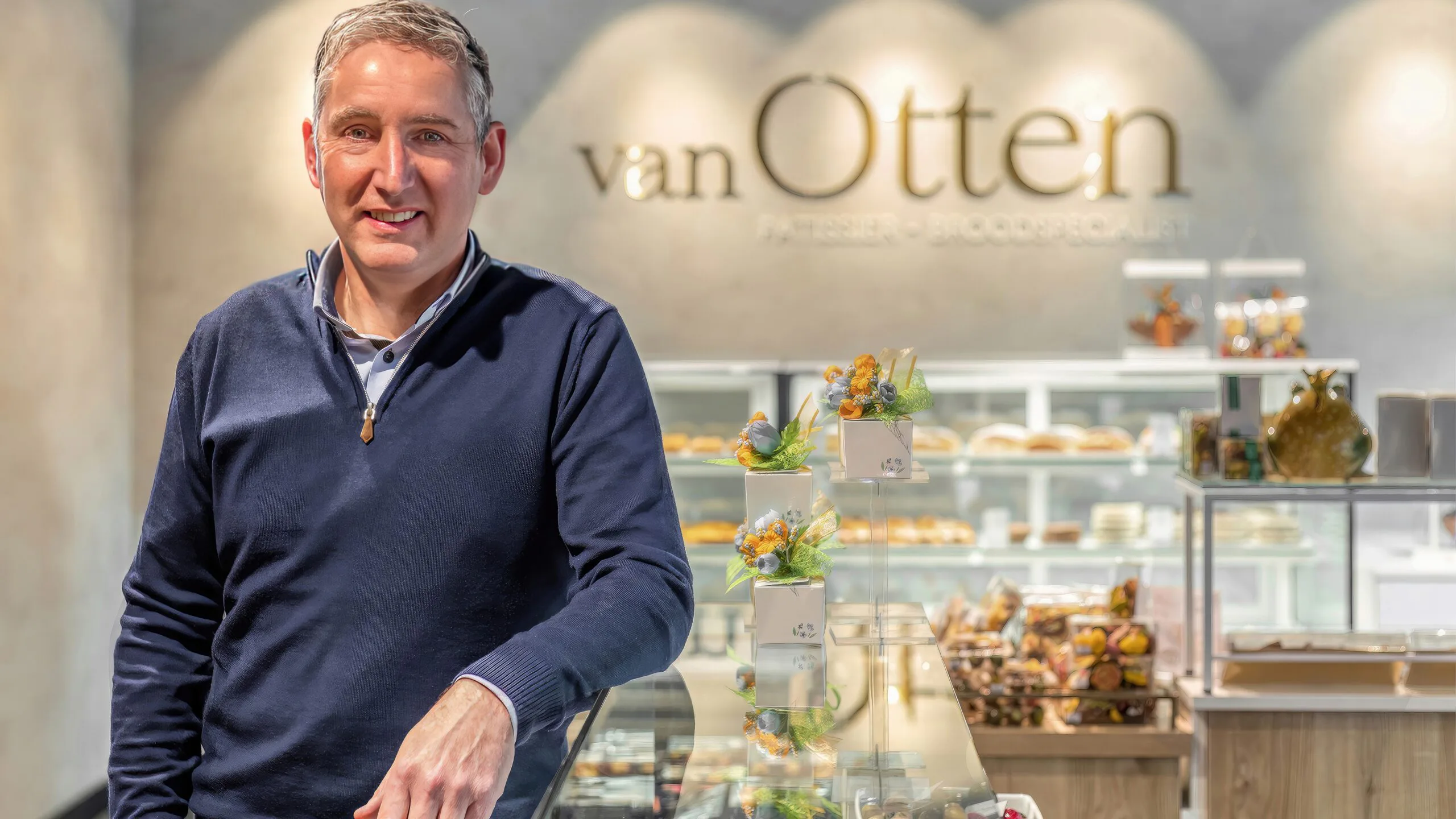 Van Otten neem Bakker Meen over - Remi Meen zet chocolaterie voort