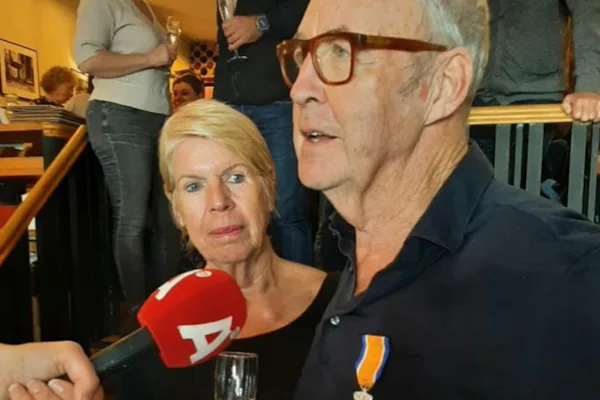 Cees Holtkamp, nestor en top-ambassadeur van de banketbakkerij, geridderd